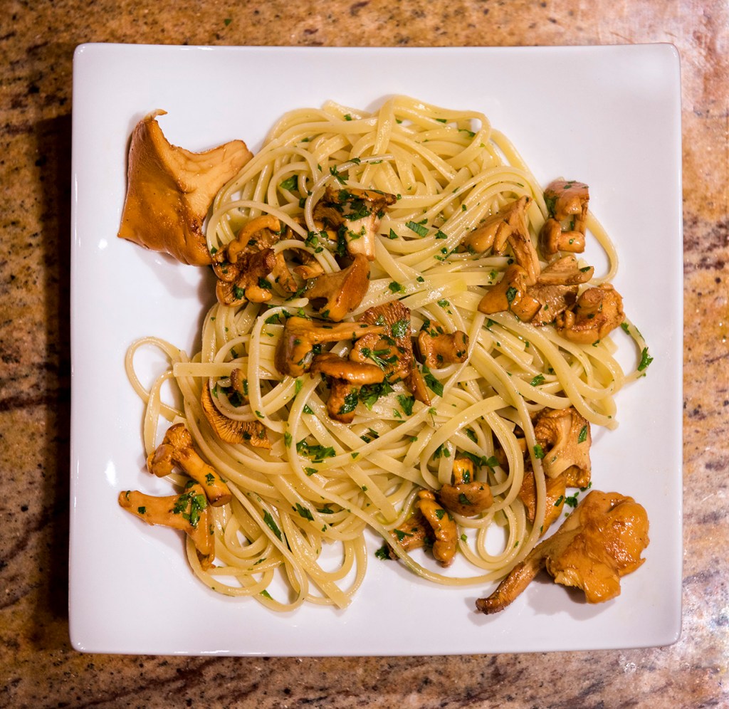Linguine con Finferli (Pasta with Chanterelles) – Polenta & Baccalá