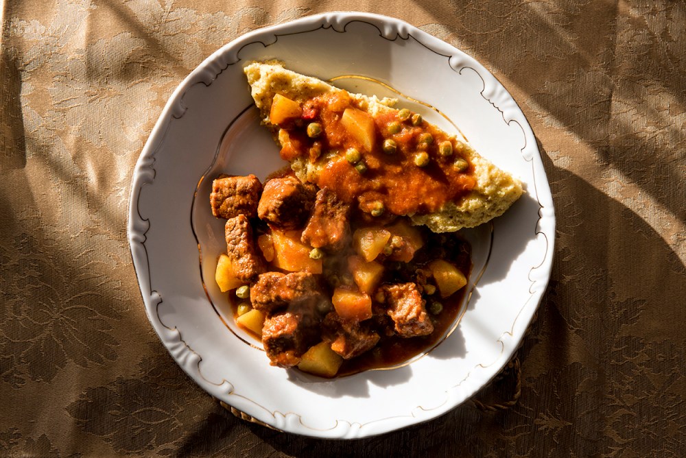 Spezzatino di Manzo (Beef Stew with Potatoes and Peas) – Polenta & Baccalá