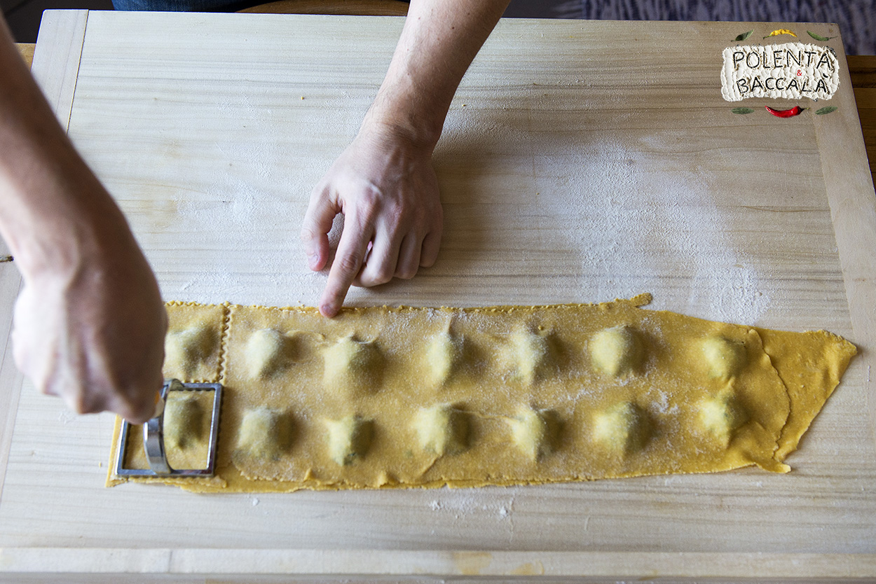 Ravioli con Ricotta e Spinaci – Pasta Filled with Ricotta and Spinach ...